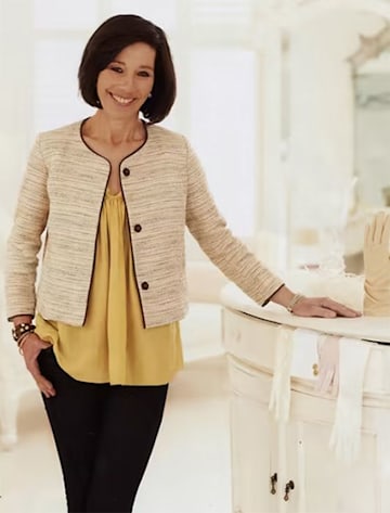 Queen Elizabeth II's personal glove maker pays tribute to Her Majesty ...