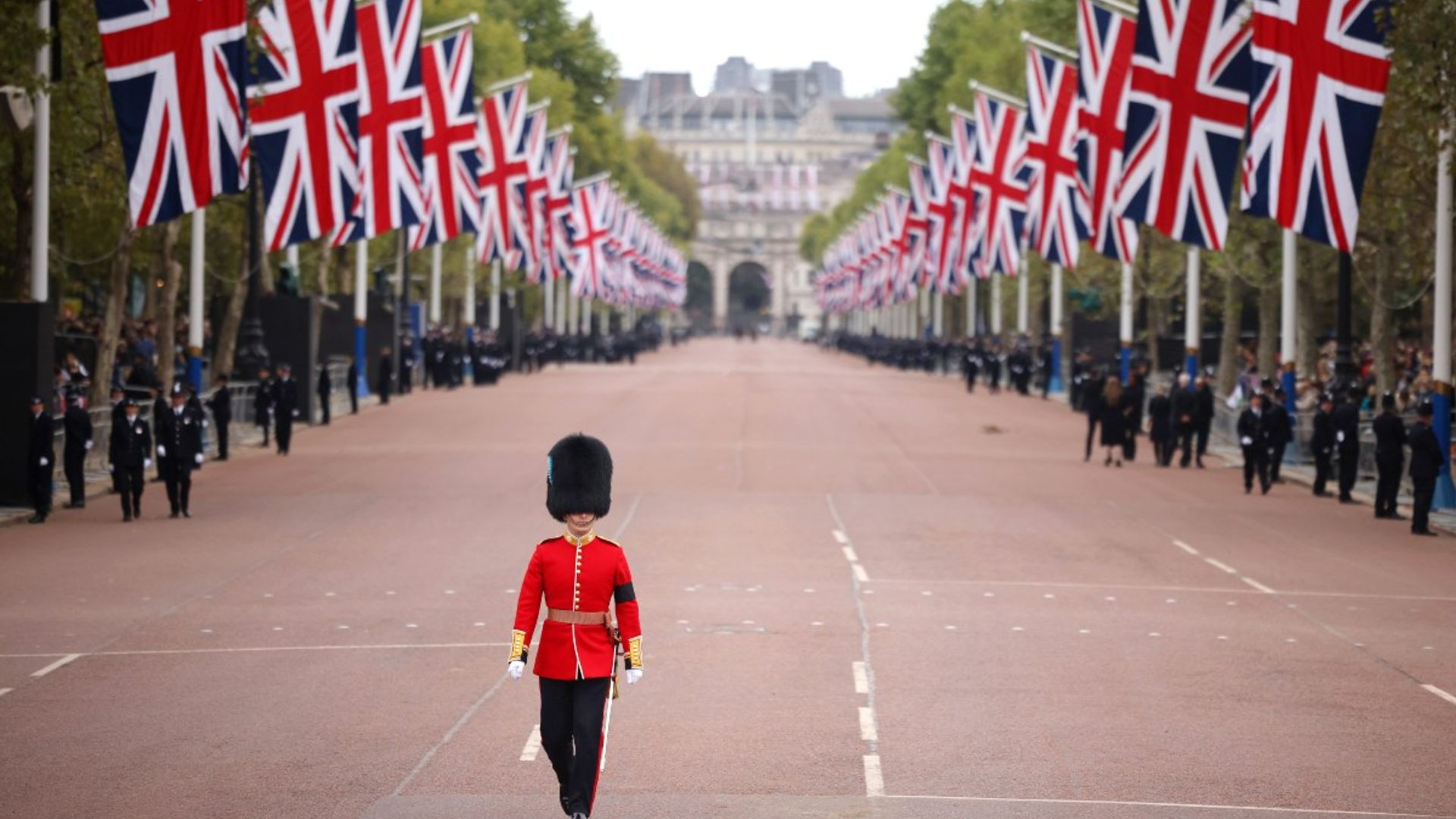 HELLO! covers the Queen's funeral: how to access up-to-the-minute live ...