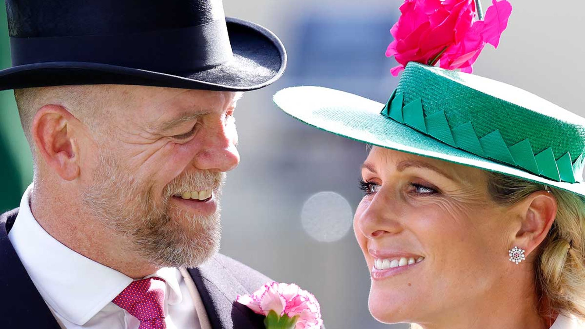 Mike Tindall and wife Zara look seriously loved-up in romantic kiss ...