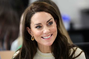 Kate Middleton goes solo for very special trip to Leeds - best photos ...