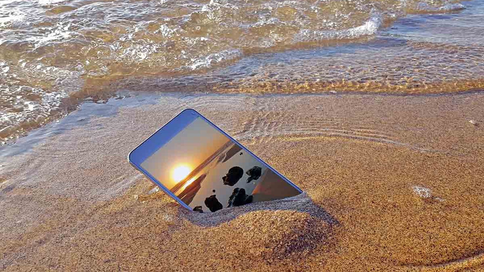 This TikTok-famous waterproof phone pouch is a must for summer - and it ...