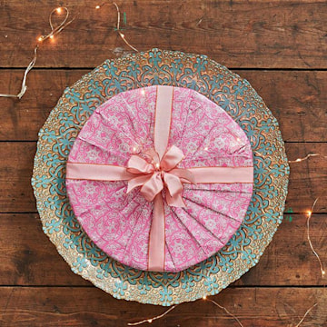 Gift wrapper to the stars shares her top tips for perfect Christmas ...