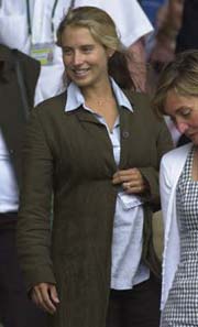 TIM HENMAN HIRES JET TO BE AT HIS WIFES SIDE ON BIG DAY | HELLO!