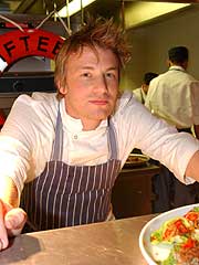 JAMIE OLIVER SETS SIGHTS ON WORLD CONQUEST | HELLO!