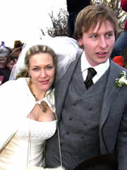 cerys matthews, COUNTRY GIRL CERYS SOLVES HER ROMANCE RIDDLE | HELLO!