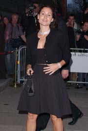 ART MEETS SHOW BIZ AT STAR-STUDDED SAATCHI OPENING | HELLO!