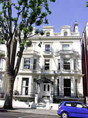 laura sadler, 'HOLBY CITY' STAR CRITICAL AFTER FALLING | HELLO!