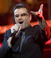 George Michael says 'thank-you' in spectacular style | HELLO!