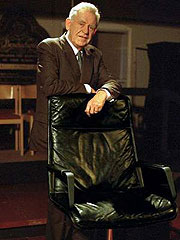 'Mastermind' host Magnus dies age 77 | HELLO!