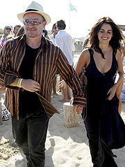 Bono wins support from Penelope for his dedication to | HELLO!