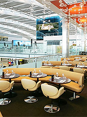 Gordon Ramsay opens first restaurant in France | HELLO!