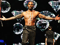 Colin Powell's funky moves electrify Africa Rising | HELLO!