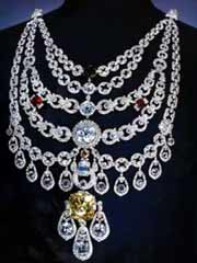 MAHARAJAS SPECTACULAR NECKLACE RE-EMERGES | HELLO!