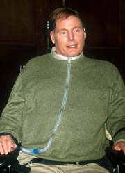 NEW HOPE FOR PARALYSED ACTOR CHRISTOPHER REEVE | HELLO!
