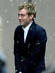 Passion sparks for Jude on NYC Alfie set | HELLO!