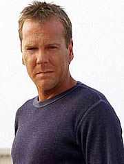 Kiefer makes sure fans get the message | HELLO!