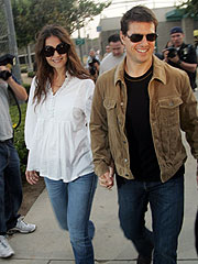 Tom and Katie go ultrasonic | HELLO!