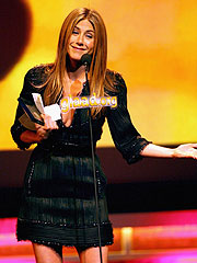 Jake helps honour Jennifer at Hollywood award ceremony | HELLO!