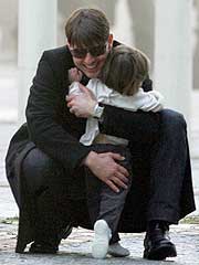 Hollywood heavyweight Tom gives Suri her first lessons in | HELLO!