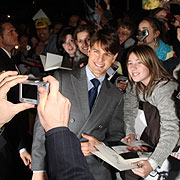 Tom's mission to woo British public with epic walkabout | HELLO!