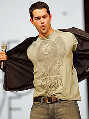 Jesse adds transatlantic glam to Birmingham fashion show | HELLO!