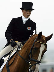 ZARA GIVES A STRONG PERFORMANCE AT GATCOMBE TRIALS | HELLO!