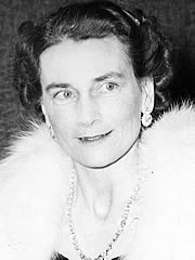 Queen pays tribute to the late Princess Alice | HELLO!