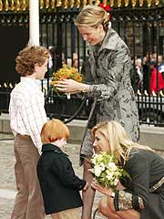 Mathilde and Maxima pretty as a picture at art exhibition | HELLO!