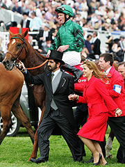 The Queen adds colour to Derby Day | HELLO!
