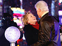 Hillary and Bill Clinton see in 2009 in New York | HELLO!
