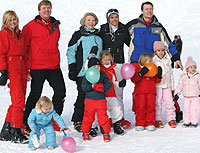 Dutch royals and their daughters go skiing | HELLO!